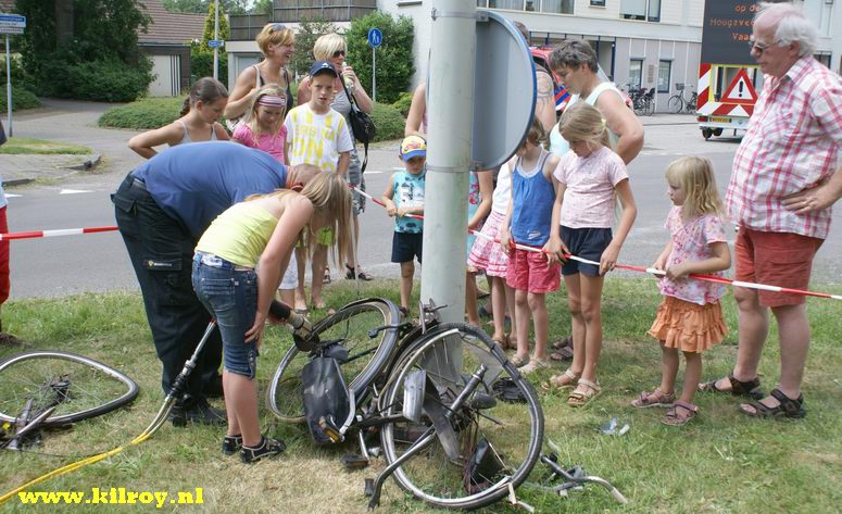 Zaterdag 7 juni 2008: enorme belangstelling voor 112-dag Hoogeveen